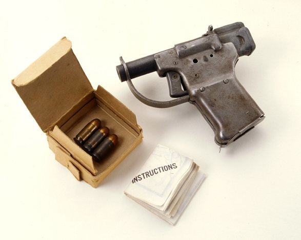 Liberator Pistol with Ammunition and Manual | International Spy Museum
